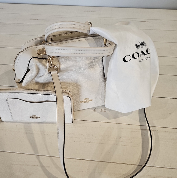 Coach | Bags | Coach Womens Cream Leather Bag Set | Poshmark